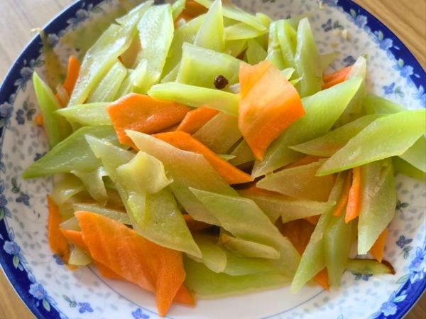 青笋炒什么好吃_青笋搭配推荐-第2张图片-山城妙识