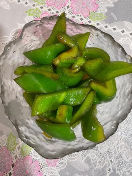 炒尖椒怎么做_尖椒炒多久才脆-第2张图片-山城妙识