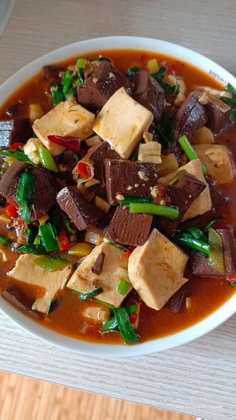 猪血豆腐怎么做_猪血豆腐家常做法-第1张图片-山城妙识