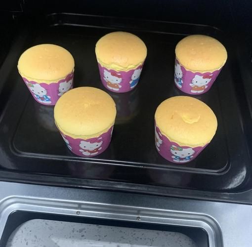 烤纸杯蛋糕的做法_烤箱温度和时间怎么设置-第1张图片-山城妙识