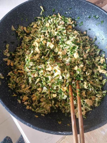 洋槐花素饺子怎么做_洋槐花素饺子馅怎么调-第2张图片-山城妙识 洋槐花素饺子怎么做_洋槐花素饺子馅怎么调-第2张图片-山城妙识