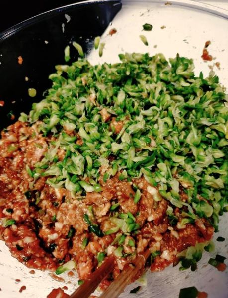 洋槐花素饺子怎么做_洋槐花素饺子馅怎么调-第1张图片-山城妙识 洋槐花素饺子怎么做_洋槐花素饺子馅怎么调-第1张图片-山城妙识