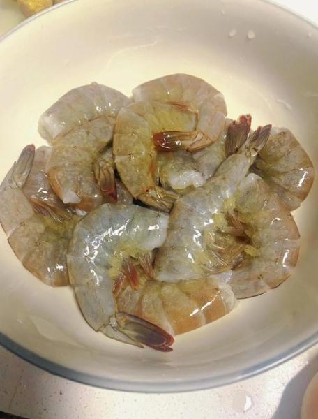 白水煮基围虾的正确做法_基围虾煮多久才鲜嫩-第2张图片-山城妙识 白水煮基围虾的正确做法_基围虾煮多久才鲜嫩-第2张图片-山城妙识