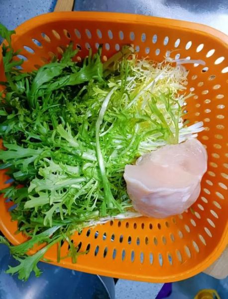 苦菊凉拌用开水焯水吗_苦菊要不要焯水-第2张图片-山城妙识