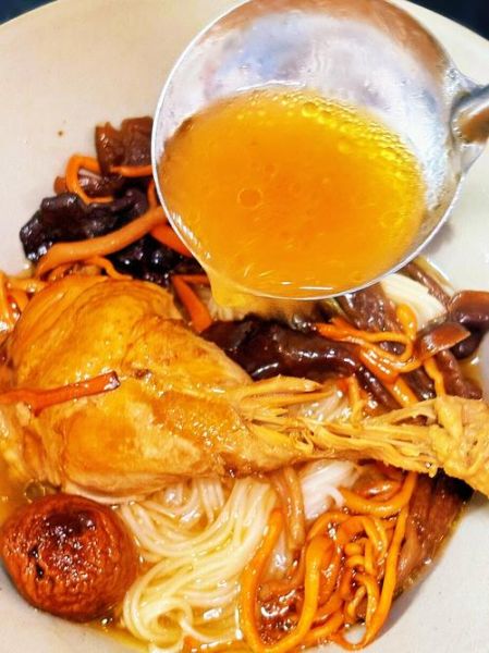 鸡汤煮面条怎么做好吃_鸡汤面条的正宗做法-第3张图片-山城妙识 鸡汤煮面条怎么做好吃_鸡汤面条的正宗做法-第3张图片-山城妙识