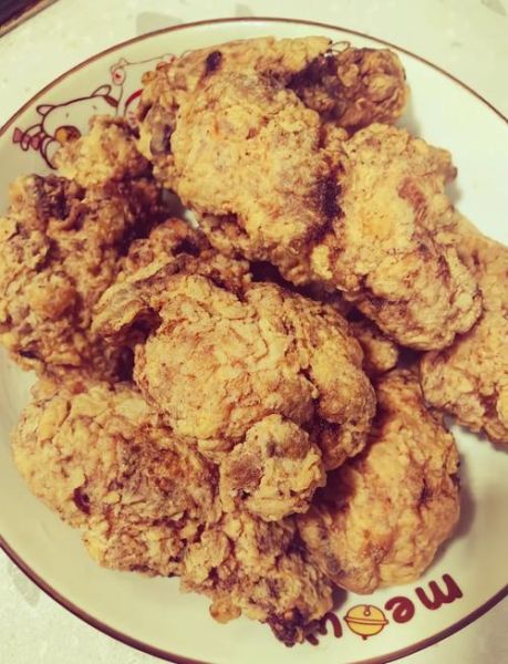 炸鸡腿先焯水还是先腌制_哪个顺序更酥脆-第1张图片-山城妙识