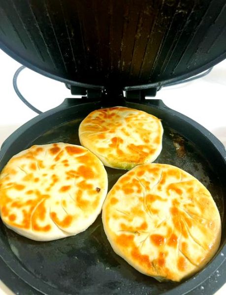 电饼铛烙韭菜饼怎么做_电饼铛烙韭菜饼需要几分钟-第1张图片-山城妙识