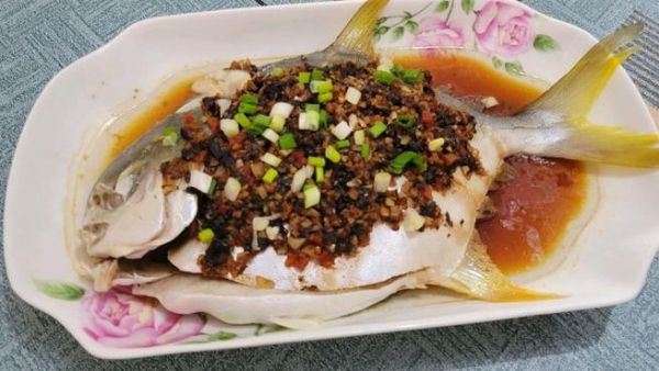 金鲳鱼怎么蒸好吃_金鲳鱼清蒸步骤-第3张图片-山城妙识 金鲳鱼怎么蒸好吃_金鲳鱼清蒸步骤-第3张图片-山城妙识