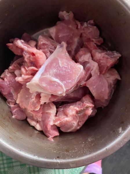 排骨焯水一般几分钟_焯水用冷水还是热水-第3张图片-山城妙识 排骨焯水一般几分钟_焯水用冷水还是热水-第3张图片-山城妙识