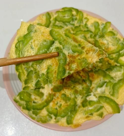 苦瓜摊鸡蛋怎么做不苦_苦瓜摊鸡蛋的营养价值-第1张图片-山城妙识 苦瓜摊鸡蛋怎么做不苦_苦瓜摊鸡蛋的营养价值-第1张图片-山城妙识