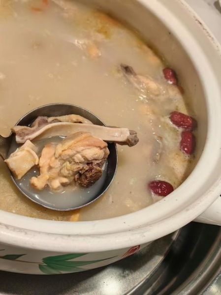 广东猪肚包鸡正宗做法_猪肚包鸡怎么做好吃-第1张图片-山城妙识