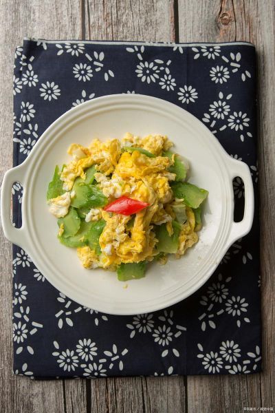 炒鸡蛋怎么炒才蓬松_炒鸡蛋的做法大全窍门-第3张图片-山城妙识