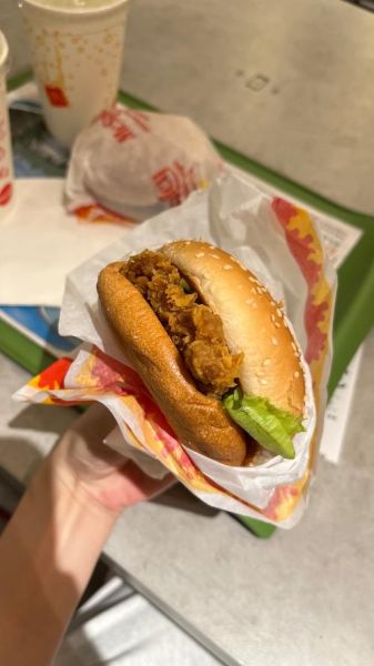 香辣鸡腿堡辣不辣_香辣鸡腿堡好吃吗-第1张图片-山城妙识 香辣鸡腿堡辣不辣_香辣鸡腿堡好吃吗-第1张图片-山城妙识