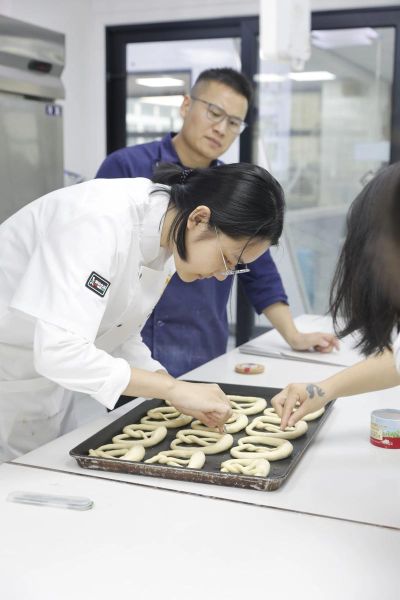 糕点学校哪家好_学烘焙多久能开店-第2张图片-山城妙识 糕点学校哪家好_学烘焙多久能开店-第2张图片-山城妙识