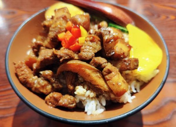 台湾卤肉正宗做法_卤肉饭怎么做才香-第3张图片-山城妙识