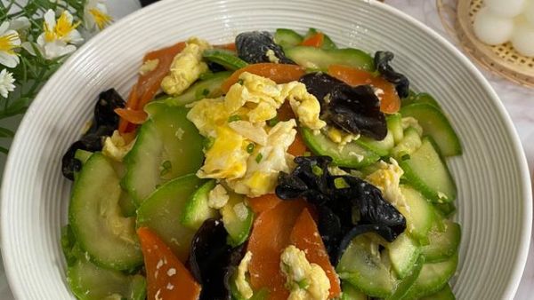 西葫芦木耳炒鸡蛋的做法_西葫芦木耳炒鸡蛋怎么炒好吃-第1张图片-山城妙识 西葫芦木耳炒鸡蛋的做法_西葫芦木耳炒鸡蛋怎么炒好吃-第1张图片-山城妙识