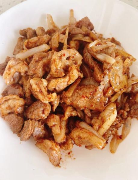 孜然炒烤肉怎么做_孜然炒烤肉的做法步骤-第1张图片-山城妙识