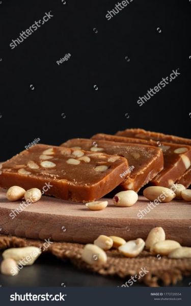 what_is_toffee_candy_made_of_how_to_make_toffee_at_home-第1张图片-山城妙识