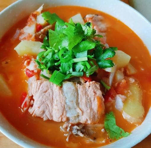 三文鱼怎么炖好吃_三文鱼炖汤做法大全-第1张图片-山城妙识