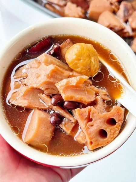 红枣莲藕排骨汤的功效与作用_适合什么人喝-第1张图片-山城妙识