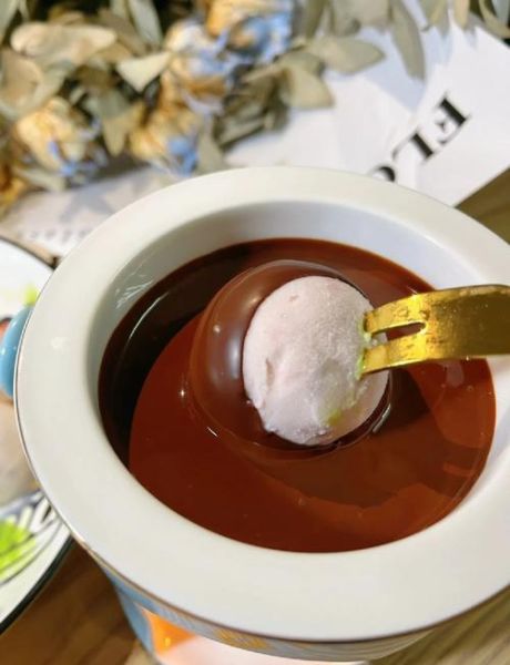 冰激凌火锅是热的还是凉的_冰激凌火锅温度揭秘-第1张图片-山城妙识