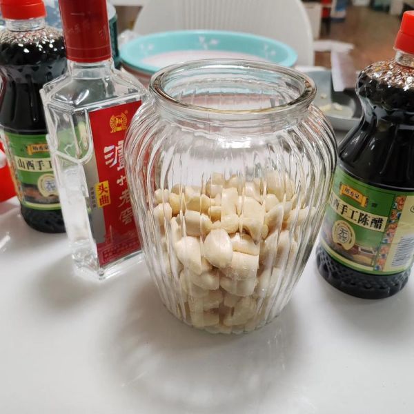 腊八蒜的做法放白糖吗_腊八蒜要不要加糖-第3张图片-山城妙识