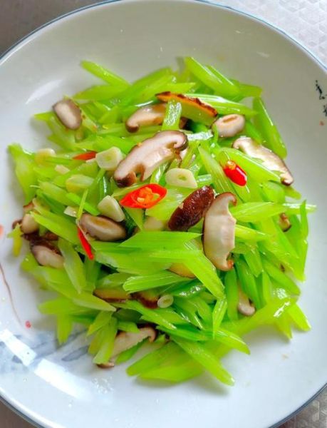 西芹怎么做孩子爱吃_西芹的做法大全-第1张图片-山城妙识 西芹怎么做孩子爱吃_西芹的做法大全-第1张图片-山城妙识