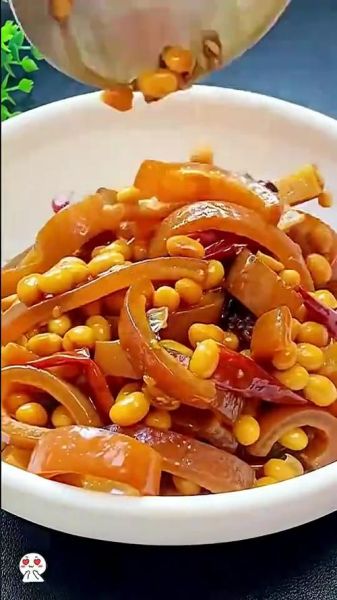 猪皮炒黄豆怎么做才好吃_猪皮炒黄豆的家常做法窍门-第1张图片-山城妙识 猪皮炒黄豆怎么做才好吃_猪皮炒黄豆的家常做法窍门-第1张图片-山城妙识