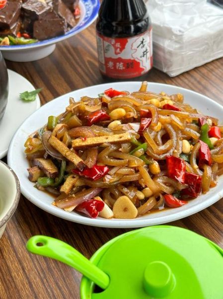 猪皮炒黄豆怎么做才好吃_猪皮炒黄豆的家常做法窍门-第3张图片-山城妙识 猪皮炒黄豆怎么做才好吃_猪皮炒黄豆的家常做法窍门-第3张图片-山城妙识