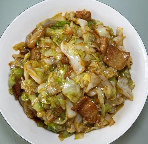 猪肉炒包菜怎么做_猪肉炒包菜先炒肉还是先炒包菜-第1张图片-山城妙识