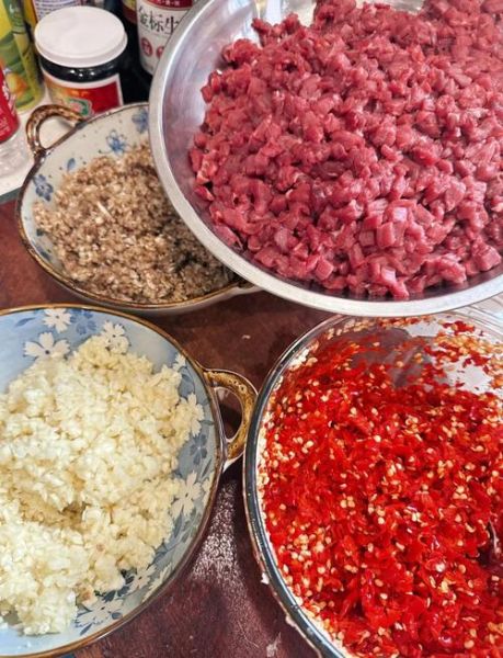 剁椒牛肉酱怎么做_剁椒牛肉酱配方比例-第2张图片-山城妙识