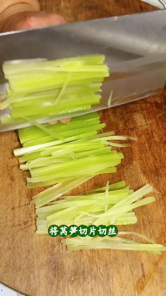 莴苣怎么切丝_莴苣怎么切片-第1张图片-山城妙识 莴苣怎么切丝_莴苣怎么切片-第1张图片-山城妙识