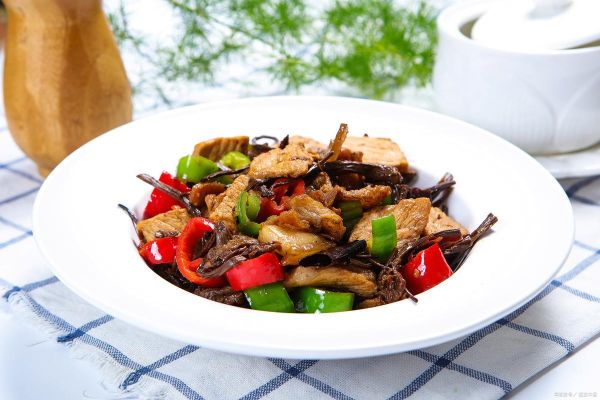 蘑菇炒肉用什么蘑菇比较好_口感最嫩品种推荐-第3张图片-山城妙识