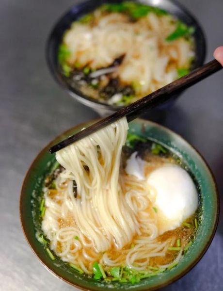 荷包蛋面怎么煮好吃又简单_荷包蛋面几分钟能熟-第1张图片-山城妙识 荷包蛋面怎么煮好吃又简单_荷包蛋面几分钟能熟-第1张图片-山城妙识