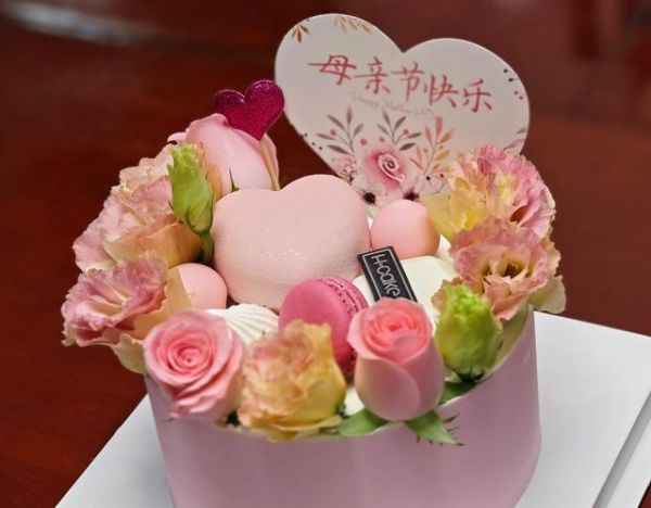 节日蛋糕怎么选_节日蛋糕图片有哪些风格-第3张图片-山城妙识