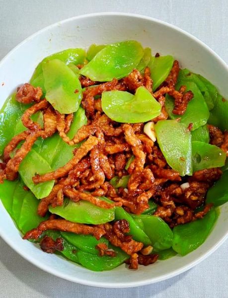 莴笋炒肉盖饭怎么做_莴笋炒肉盖饭热量高吗-第2张图片-山城妙识