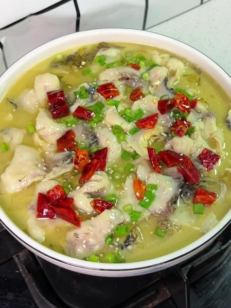 酸菜鱼怎么做才正宗_家常酸菜鱼做法步骤-第3张图片-山城妙识