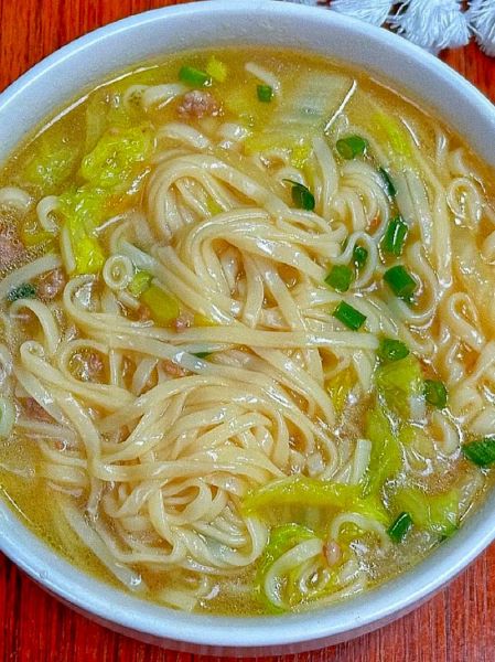 白菜焖面条怎么做_白菜焖面条家常做法-第3张图片-山城妙识