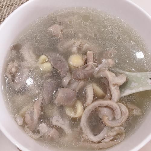 吃莲子猪肚汤的禁忌_什么人不能吃莲子猪肚汤-第2张图片-山城妙识