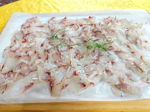 鱼生怎么切才薄_鱼生用什么鱼最好-第3张图片-山城妙识 鱼生怎么切才薄_鱼生用什么鱼最好-第3张图片-山城妙识