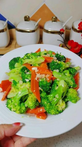 凉拌西蓝花怎么做_凉拌西蓝花焯水几分钟-第3张图片-山城妙识 凉拌西蓝花怎么做_凉拌西蓝花焯水几分钟-第3张图片-山城妙识