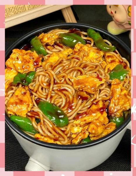 青椒鸡蛋炒面怎么做_家常炒面技巧-第2张图片-山城妙识