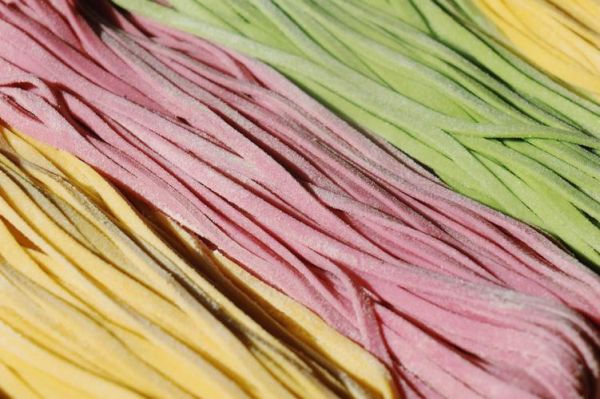 彩色面条怎么煮_彩色面条煮多久才熟-第1张图片-山城妙识 彩色面条怎么煮_彩色面条煮多久才熟-第1张图片-山城妙识