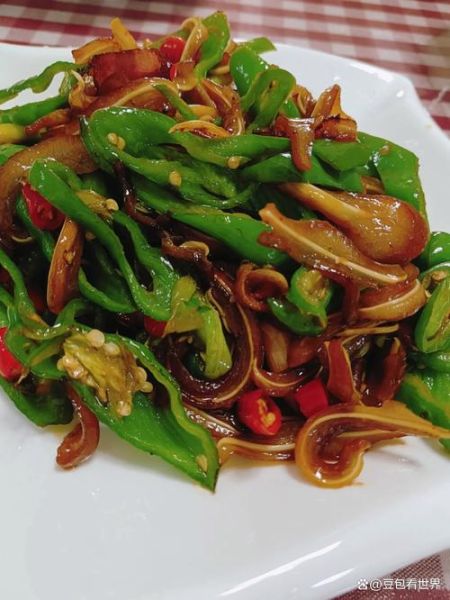 爆炒猪耳朵怎么做_爆炒猪耳朵需要焯水吗-第1张图片-山城妙识