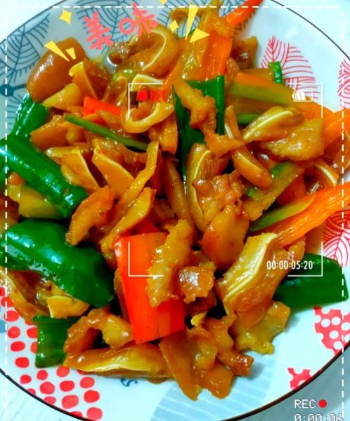 爆炒猪耳朵怎么做_爆炒猪耳朵需要焯水吗-第3张图片-山城妙识