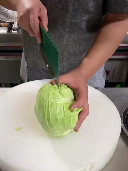 包菜怎么切丝_包菜怎么切好吃-第1张图片-山城妙识