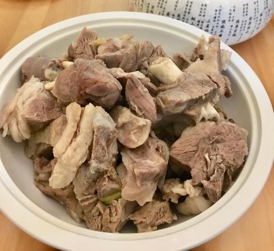 清水煮大块羊肉怎么做_大块羊肉煮多久才烂-第3张图片-山城妙识