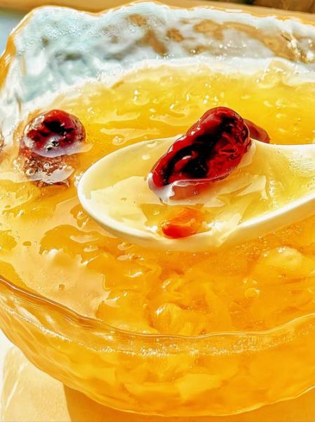 雪梨冰糖银耳汤的功效_孕妇可以喝吗-第2张图片-山城妙识