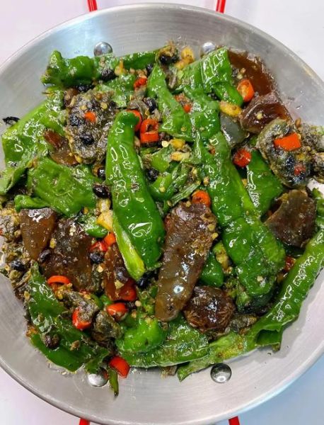 尖椒松花蛋怎么做_凉拌松花蛋要不要焯水-第1张图片-山城妙识 尖椒松花蛋怎么做_凉拌松花蛋要不要焯水-第1张图片-山城妙识