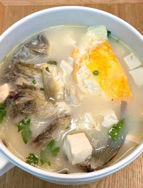 新鲜鲫鱼怎么做好吃_鲫鱼汤去腥增鲜技巧-第1张图片-山城妙识